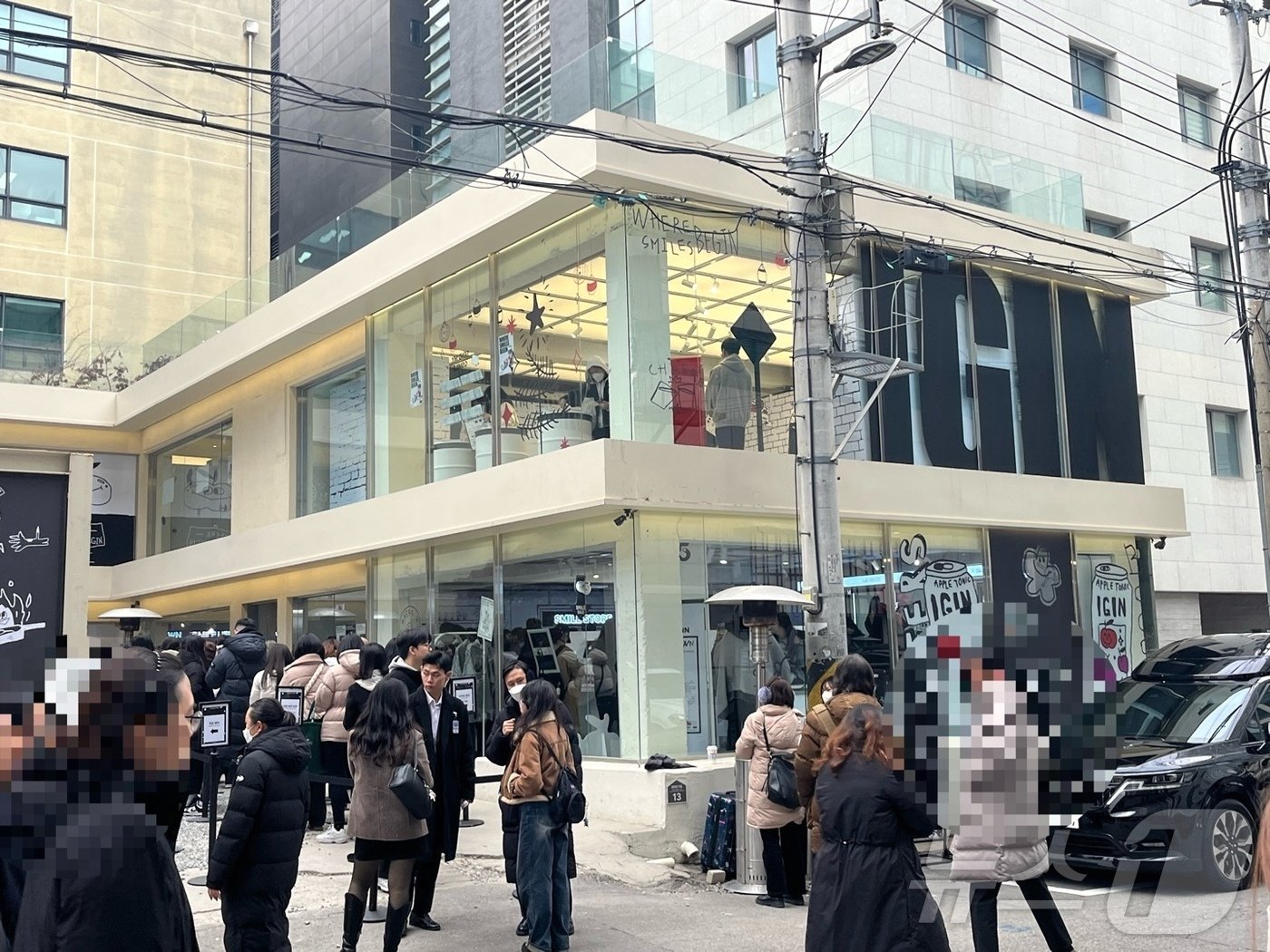 「BTSジンのお酒？」話題の「IGIN」ポップアップ、寒波も跳ね返す熱気 | KOREA WAVE