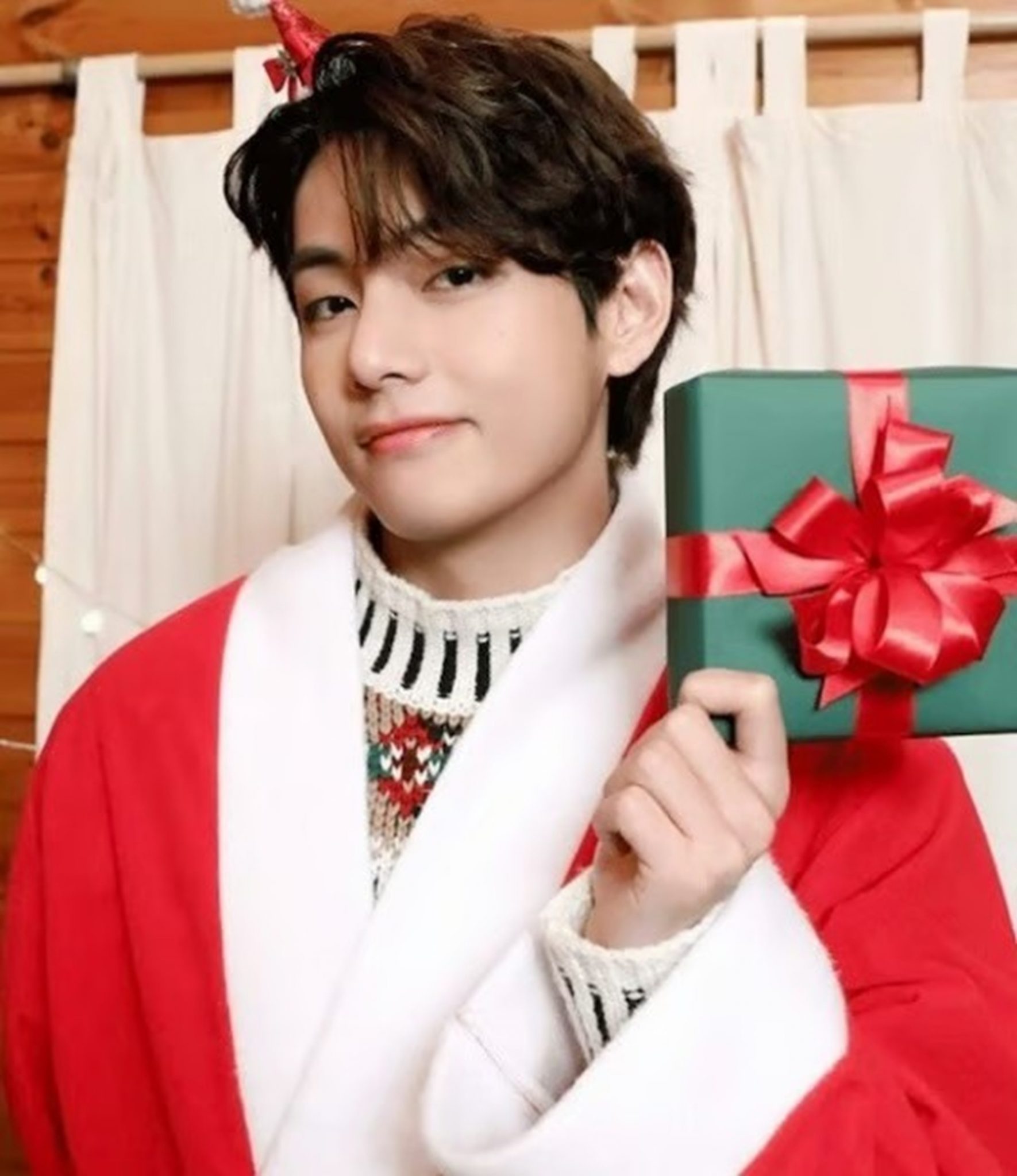 BTS Vの「Christmas Tree」、ビルボードが選ぶ“21世紀最高のクリスマスソング”に再び選出 | KOREA WAVE